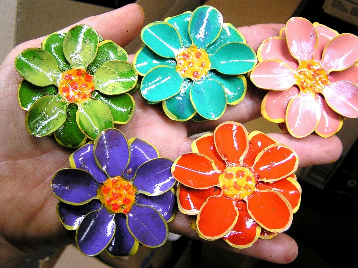 Small Metal Flowers From Mexico New Yard Art Strong Metal Flowers
