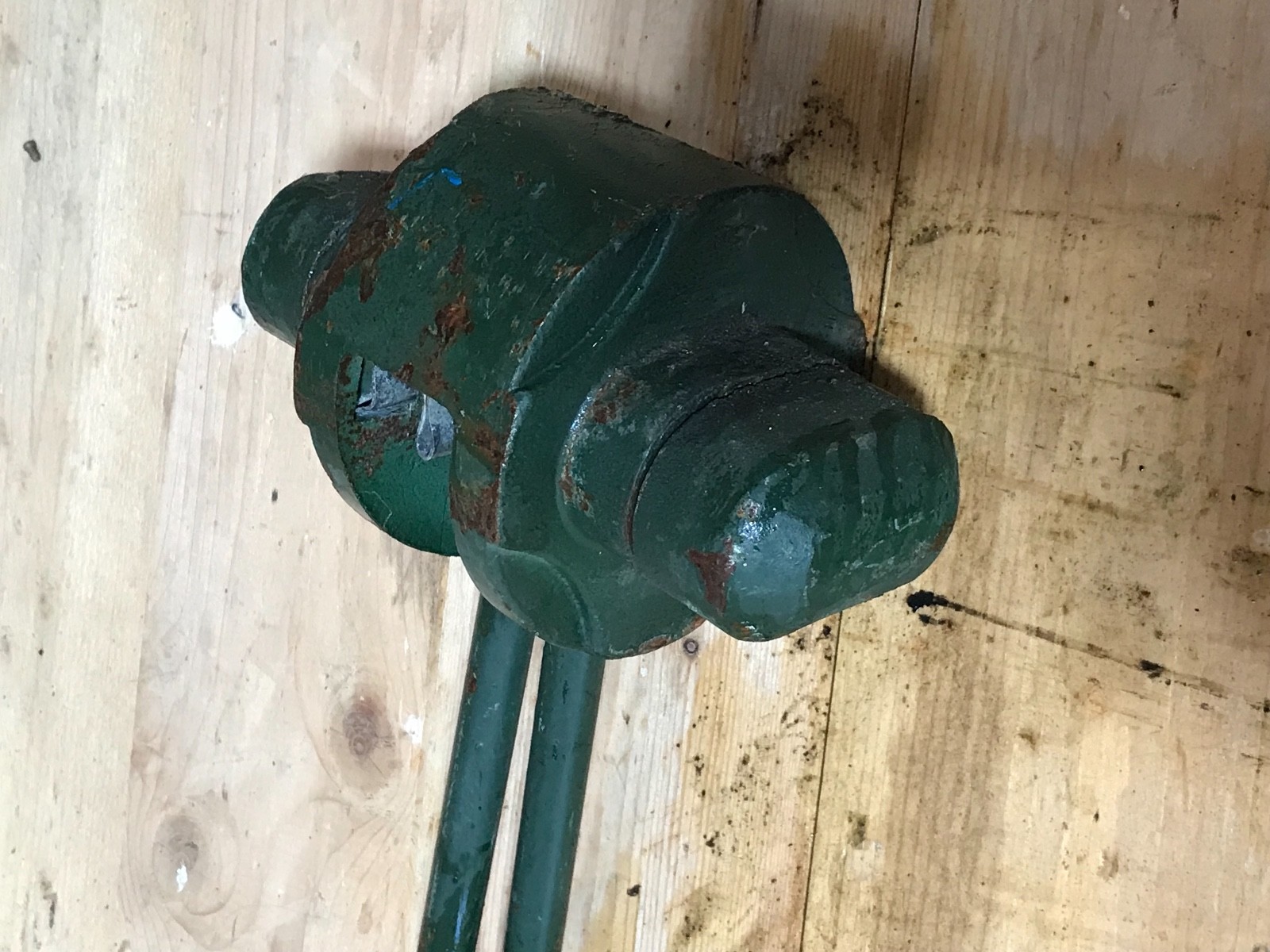 SHIPPING CONTAINER STACKING PINS / TWIST LOCKS | eBay UK