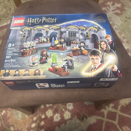 LEGO Harry Potter: Hogwarts Castle: Potions Class (76431) - Factory ...
