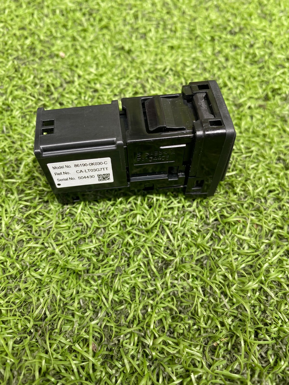 GENUINE ADAPTER ASSY , REMOTE STEREO JACK TOYOTA 86190-0K030 | eBay