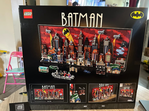 LEGO - DC Batman The Animated Series Gotham City Build and Display Set ...
