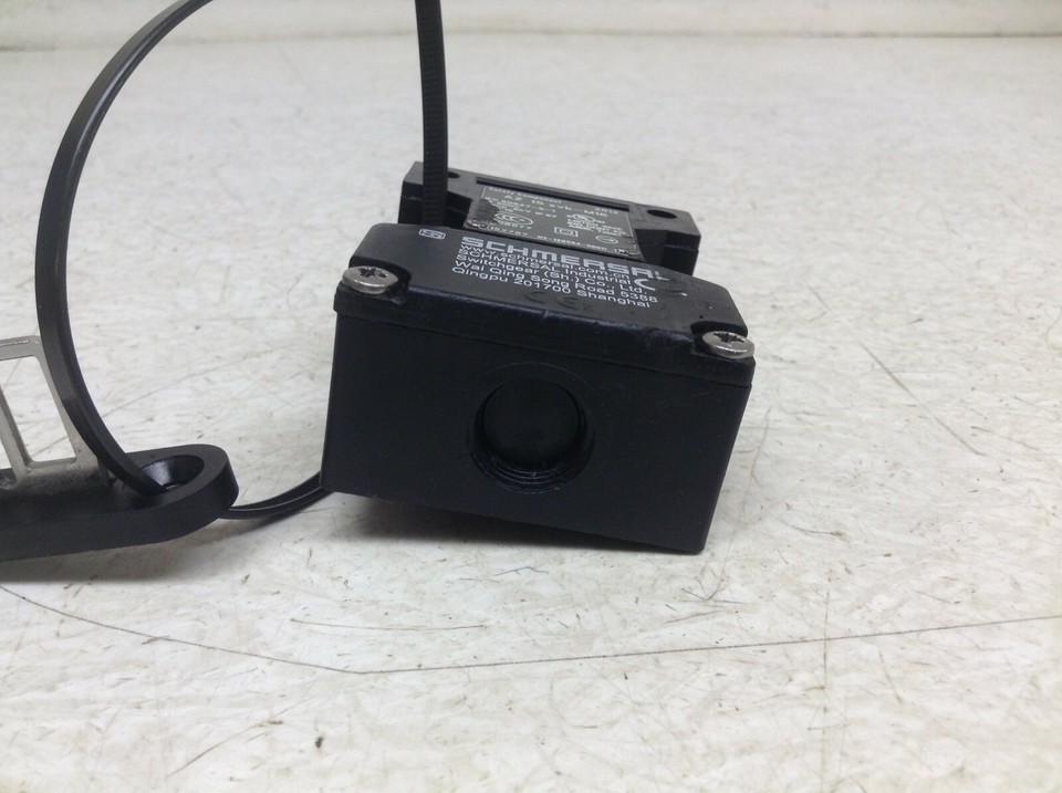 Schmersal AZ 15 zvk-M16 Safety Interlock Switch w/ Key AZ15zvk-M16 (TSC ...