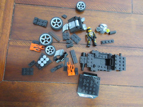 Mega Construx Mattel Hot Wheels Bone Shaker Brick Build Set Mini Figure ...