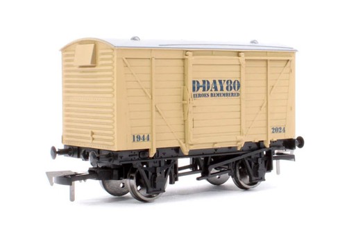 Dapol 4F-011-128 OO Gauge Ventilated Van D Day 80th Anniversary | eBay