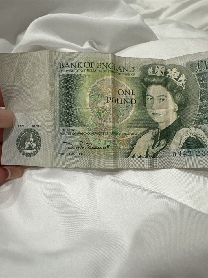 Bank of England - One Pound BANK NOTE - Queen Elizabeth II - Sir Isaac ...