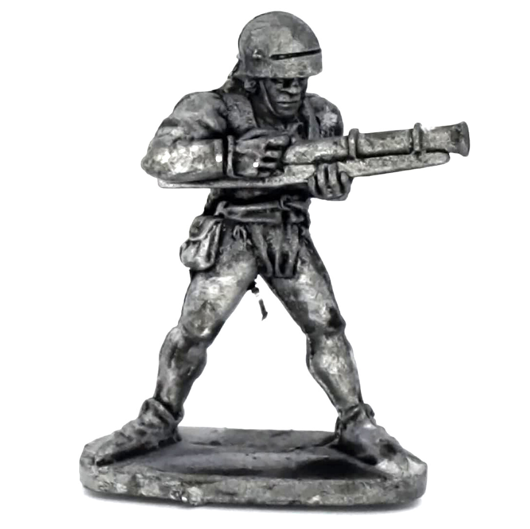 Medieval Handgunner Loading 28mm Metal Unpainted | eBay