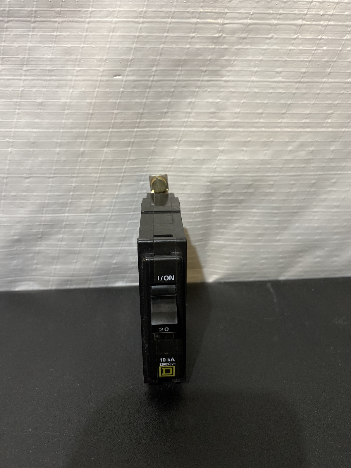 Square D QO120 120/240V Plug-in Miniature Circuit Breaker for sale ...