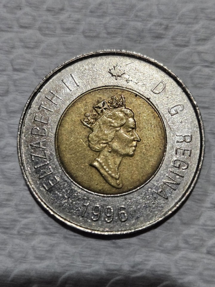 RARE 1996 Canadian $2 Dollar Toonie Coin Queen Elizabeth II & Polar ...