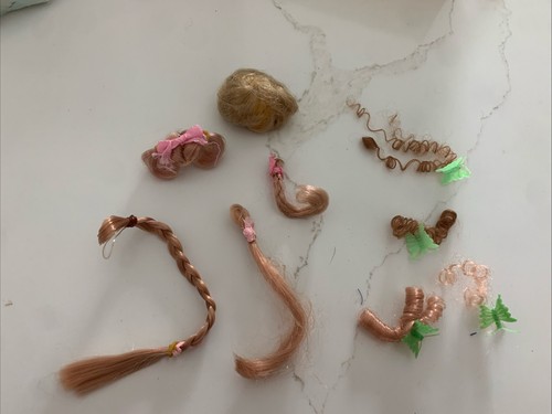 VINTAGE BARBIE DOLL BLONDE/BROWN HAIR PIECES PINK RIBBONS And Green ...