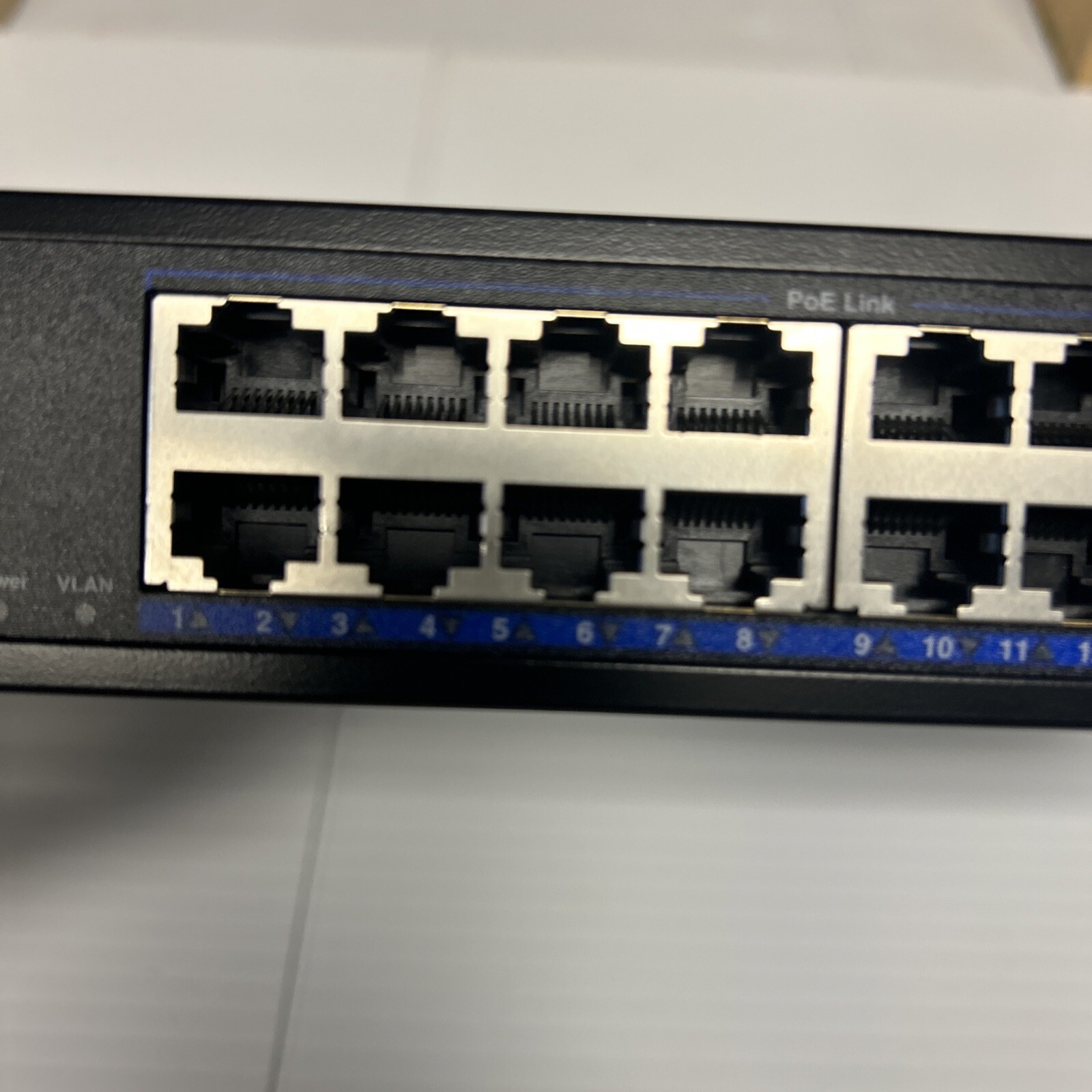 Aumox 18-Port Ethernet Gigabit PoE Switch, 16-Port PoE with 2 Uplink ...
