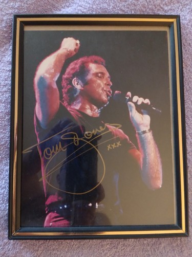 ELVIS PRESLEY FRIEND TOM JONES SIGNED FRAMED PHOTO 8X10 AUTHENTIC | eBay