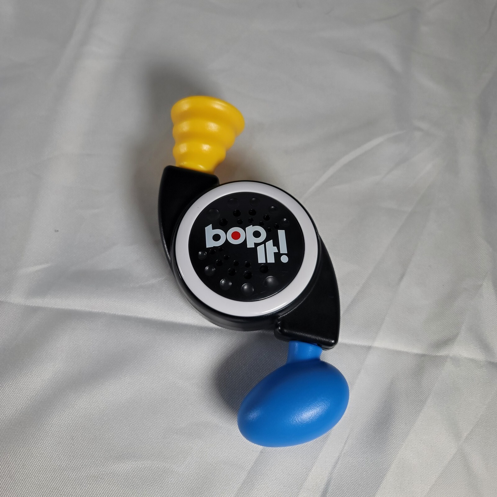 Bop It Micro Series Electronic Talking Handheld Game -USED, Works- Mini ...