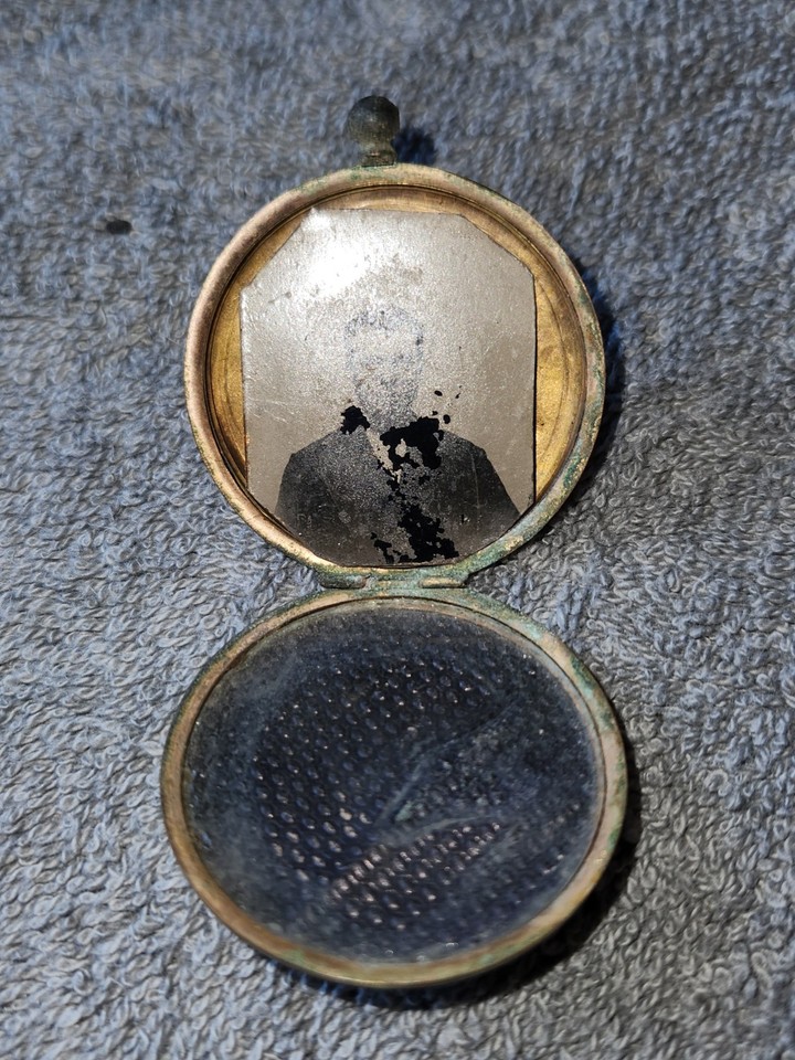 Civil War Era Gold Filled Locket with Tin Type Photo of a Man | eBay