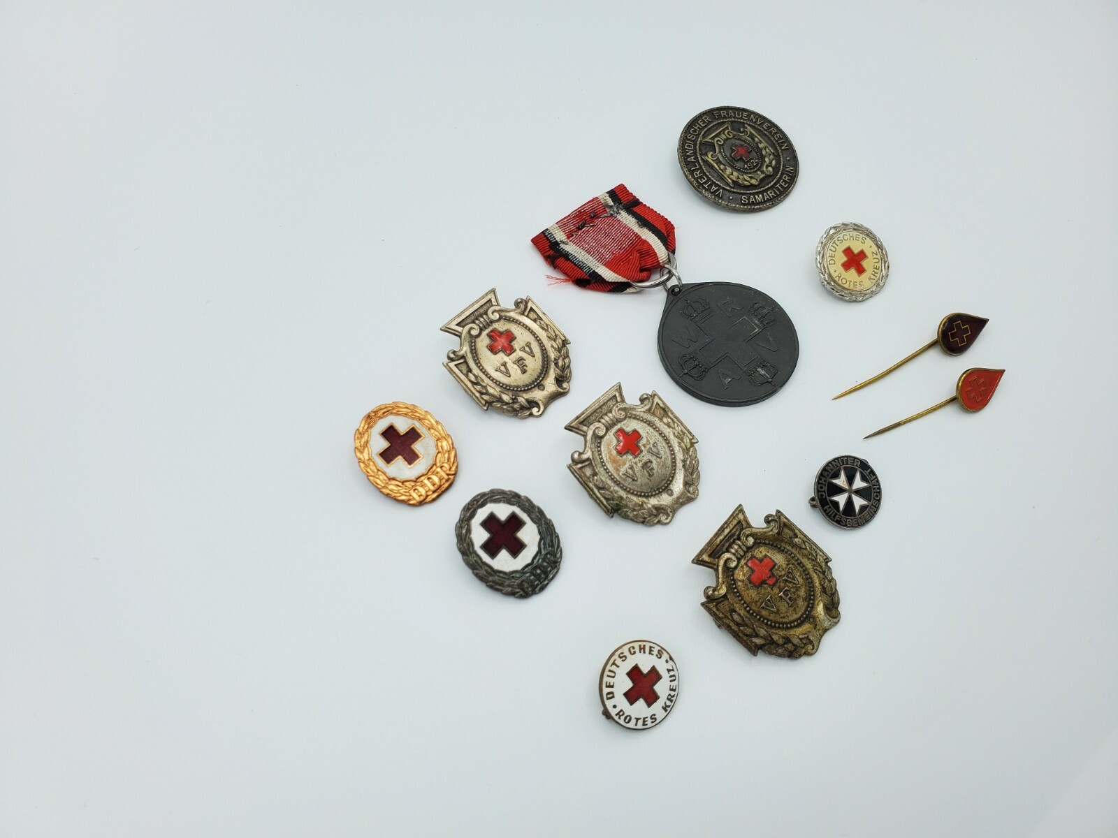 Vintage Red Cross DRK WW1 awards stick pin medals button set badge lot ...