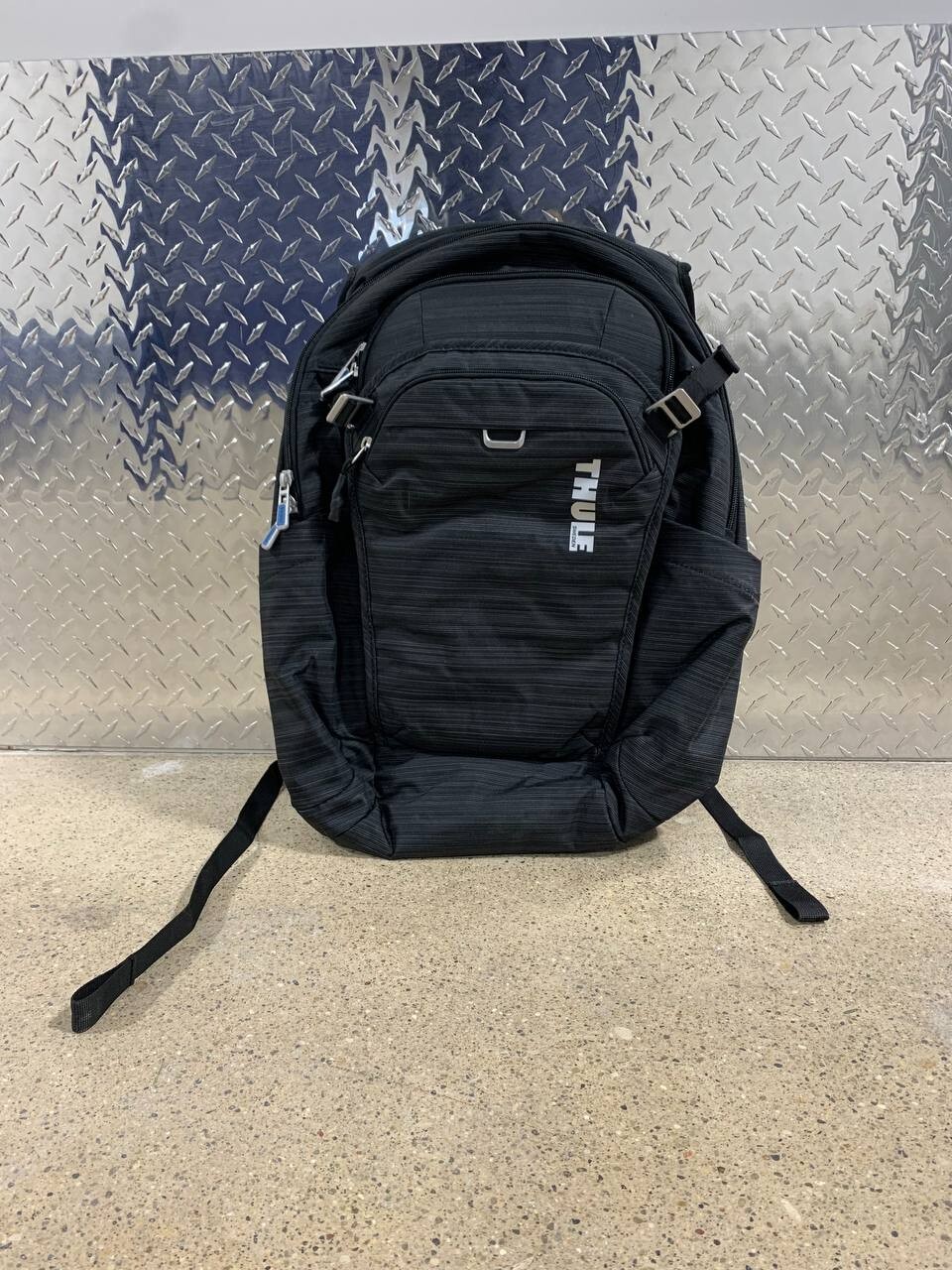 Thule Contract 15.6" Macbook Laptop Surface pro book Backpack - Black ...