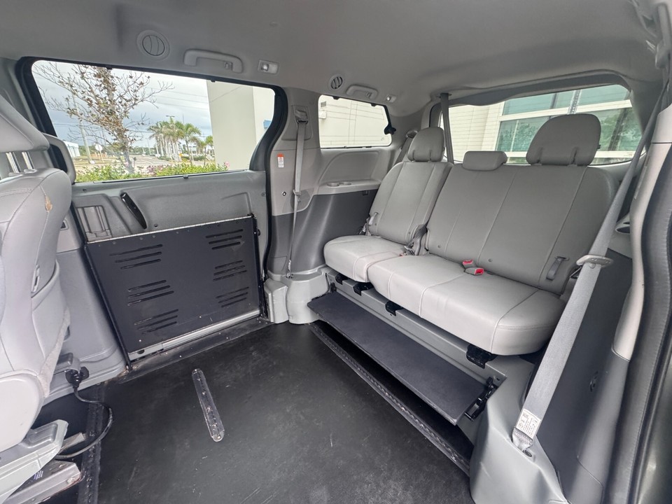 2020 Toyota Sienna XLE PREMIUM Braunability Power RAMP Handicap Van | eBay