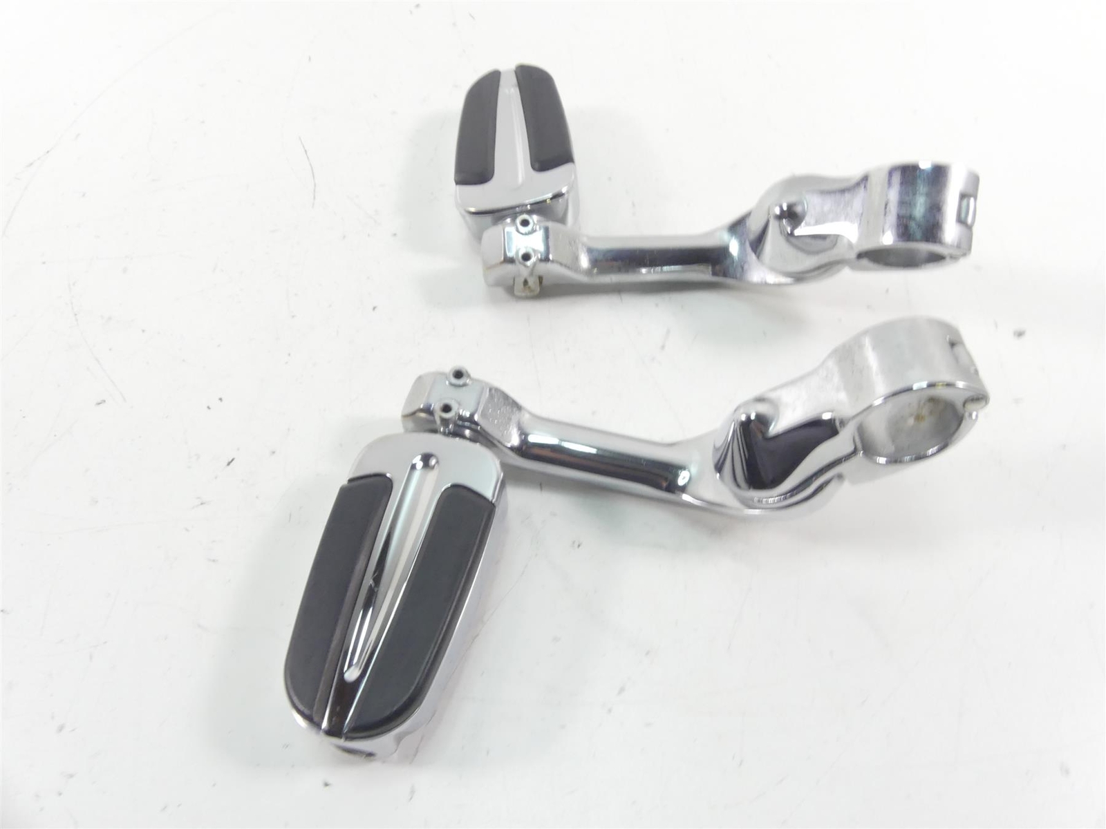2013 Harley Touring FLHTK Electra Glide Highway Foot Pegs + 5" Mount ...