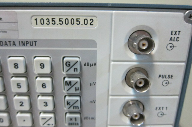 Rohde & Schwarz (R&S) SMP02 Signal Generator, 2GHz-20GHz, with option ...