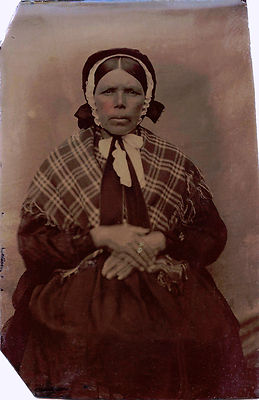 ANTIQUE TINTYPE PHOTO PORTRAIT - QUAKER WOMAN IN PLAID SHAWL AND ...
