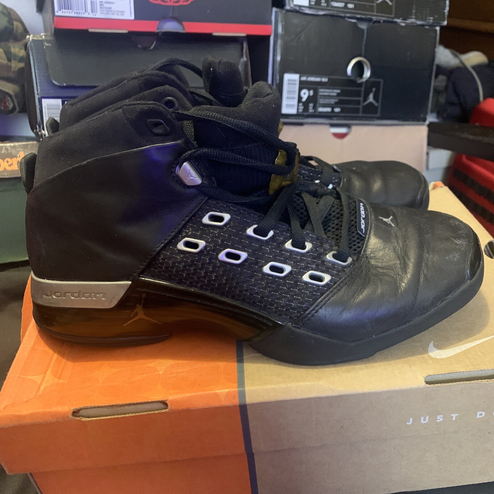 2002 OG NIKE AIR JORDAN XVII 17 BLACK METALLIC SILVER… - Gem