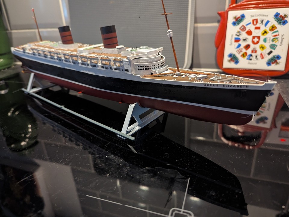 Rms Queen Elizabeth Model Kit 1.600 Scale Fully Built And Painted | eBay UK