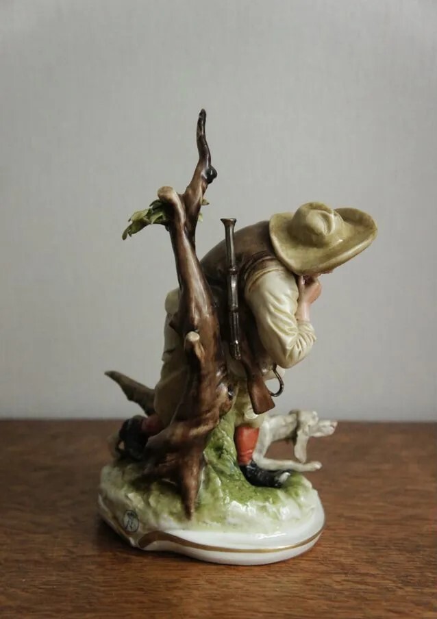 Capodimonte Collection Statue Hunter Musket Dog Porcelain Sculpture ...