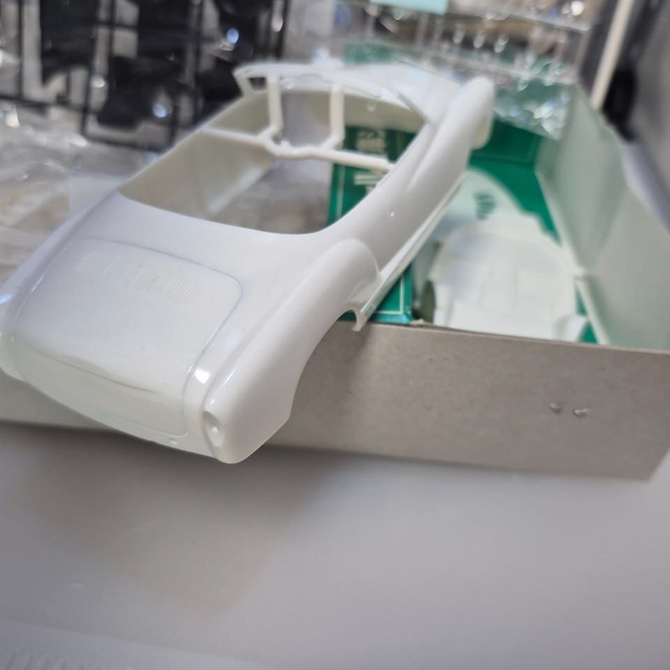 GUNZE SANGYO 1/24 Scale Volkswagen Karmann Ghia plastic model kit from ...