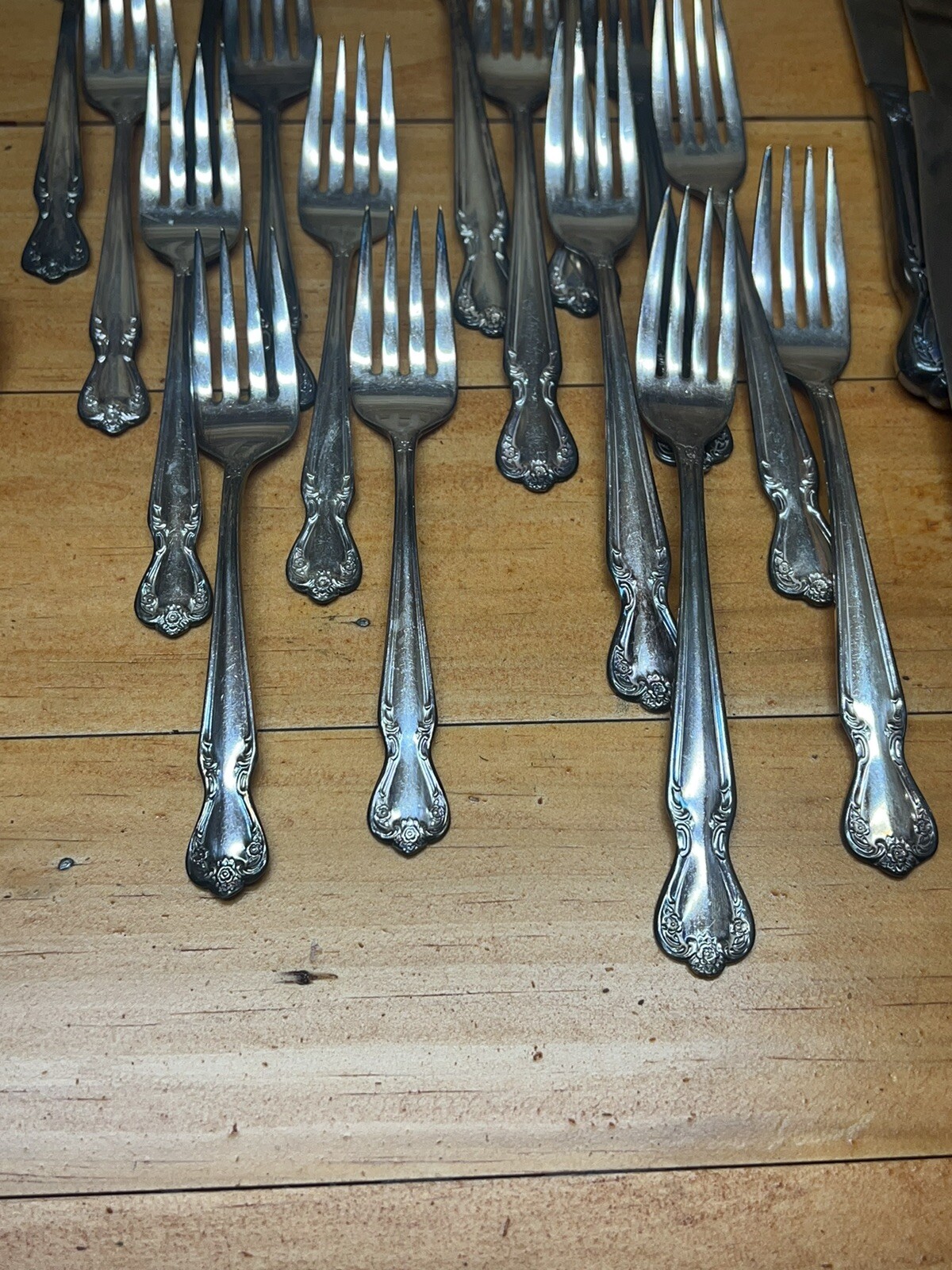 40 Piece Set Rogers & Bro Reinforced Plate IS Flatware Dinnerware Silverware | eBay