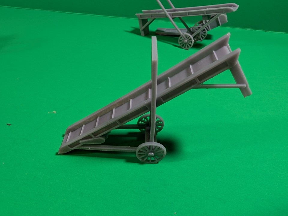 Lot Of 4 HO Scale Portable Coal Conveyors 2 For Gondolas Cars And ...