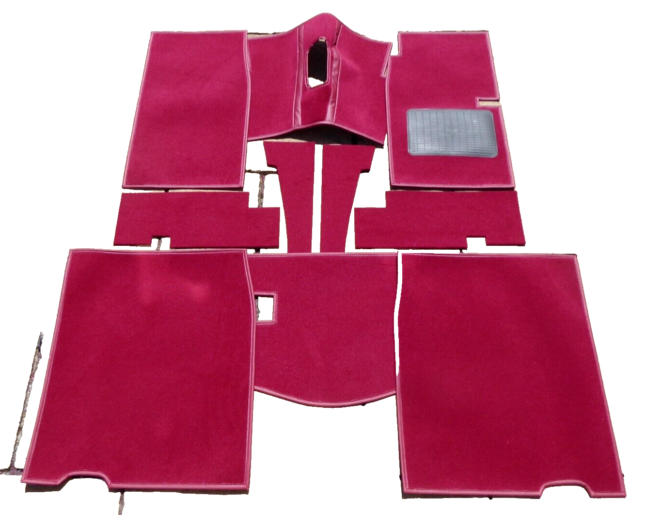 AUSTIN HEALEY FROGEYE SPRITE MK1 INTERIOR RED CARPET SET | eBay