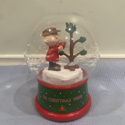 Charlie Brown OH Christmas Tree Snowglobe Battery Tested Great ...