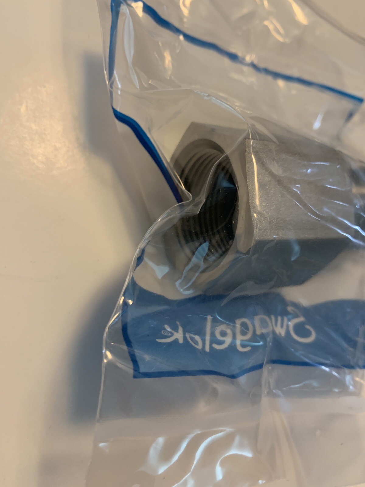 Swagelok SS-QTM8-D-16PF Quick Connect Stem with Valve FNSP for sale ...