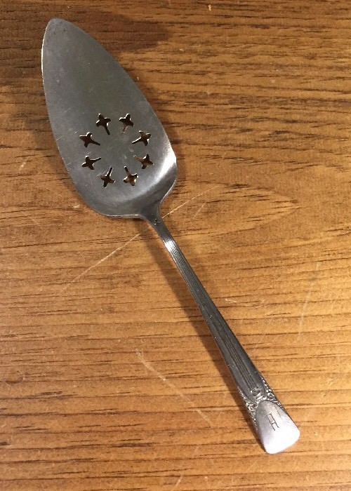 1939 Embassy Silverplate Company Desert Pierced Design Server Boquet ...