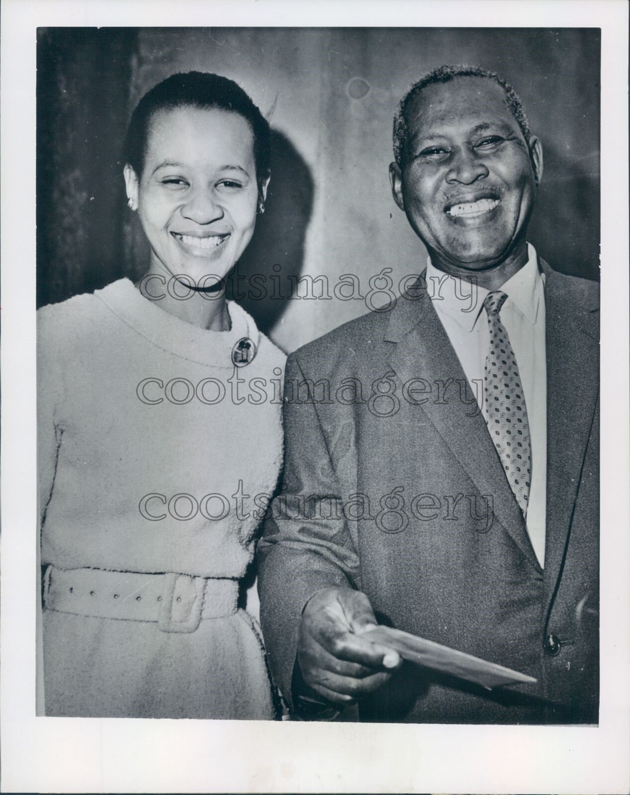 1961 Press Photo Activist Albert Luthuli of South Africa w Daughter ...