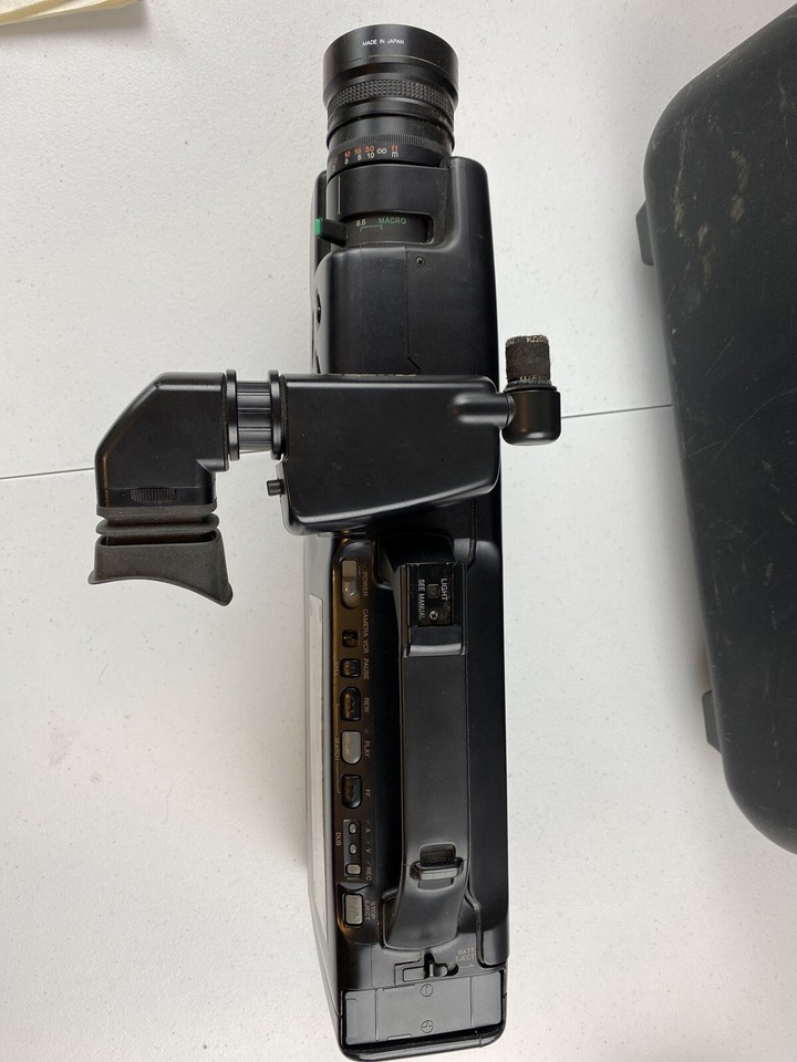 Quasar Camcorder VHS x8 Flying Erase Head With Battery, Light, And Case ...