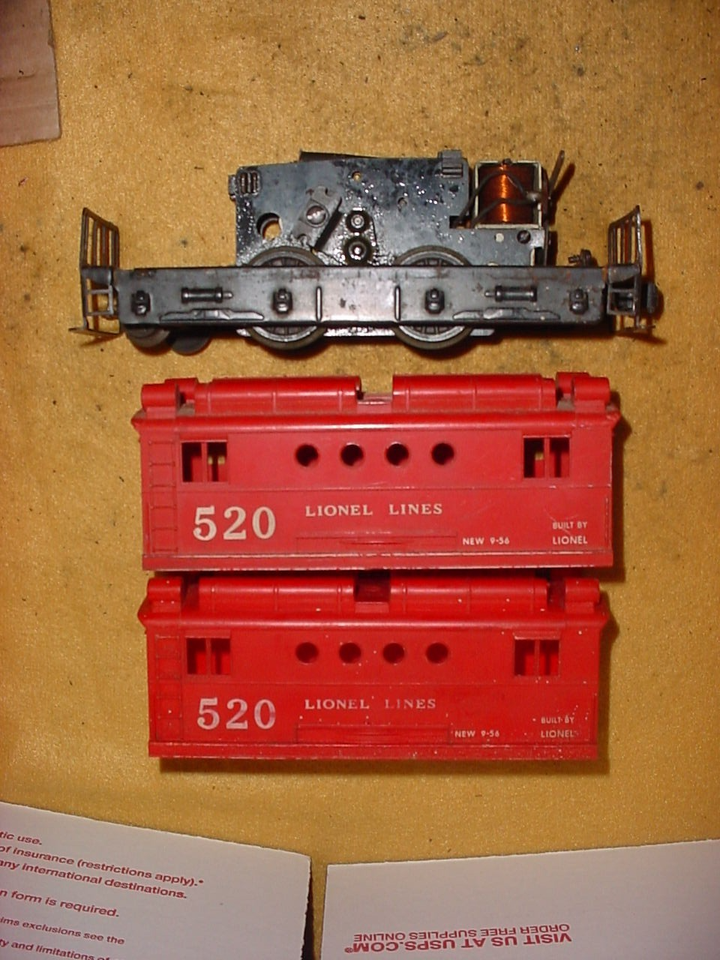 LIONEL POSTWAR PARTS O/O27 TRAINS #520 JUNK PARTS LOT AS PICTURED ...