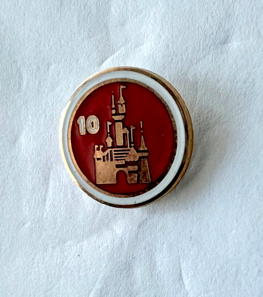 Disney DLR Disneyland (Ten 10 Years of Service) Red Castle Year Cast ...