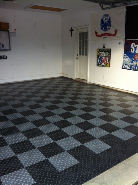 GarageTrac in BLACK - 24 Pack -Diamond Garage & Shop Floor Tile MADE IN ...