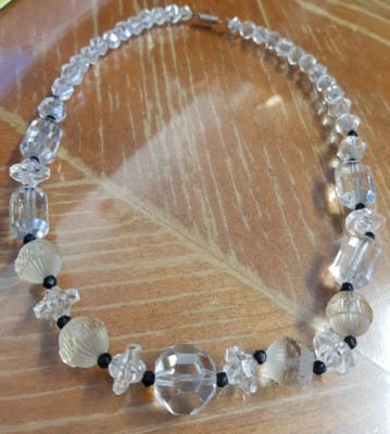 Collier imposant ras de cou en perles blanches et noir vintage 1 rang ...