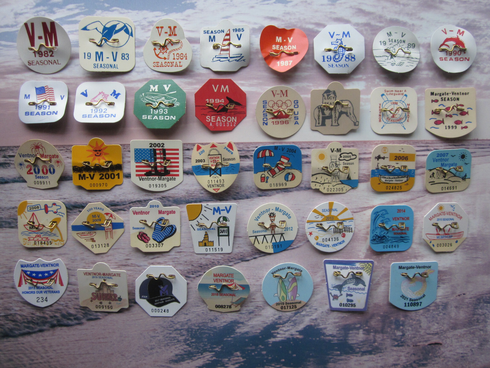 38 YEAR COLLECTION MARGATE / VENTNOR NEW JERSEY SEASONAL BEACH BADGES ...