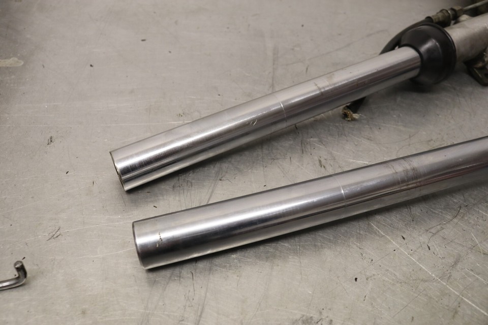 Triumph Trident T150V T140V disc brake fork legs *Free UK delivery PR40 ...