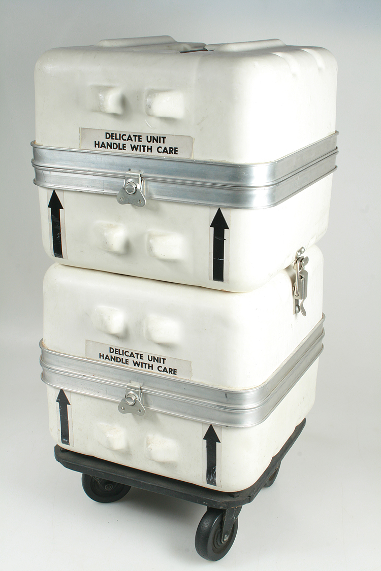 HARD, REUSABLE CONTAINER / CASE ATA SPEC 300, SET OF TWO, STACKABLE W ...