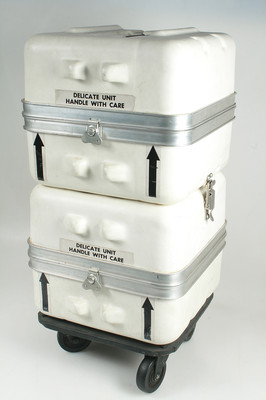 HARD, REUSABLE CONTAINER / CASE ATA SPEC 300, SET OF TWO, STACKABLE W ...