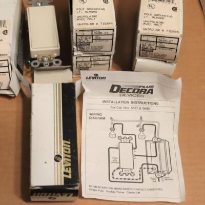 One Leviton 5685-2T Decora Single Pole Double Throw Center Off Lt ...