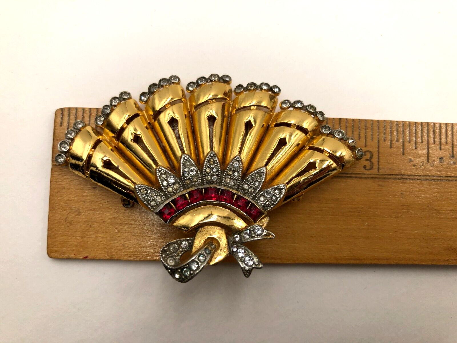 ANTIQUE LOVELY FAN BROOCH UNSIGNED REJA CUTOUT ARROWS… - Gem