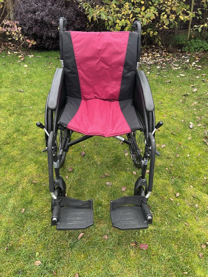 Excel G-Logic Lightweight Transit Wheelchair. Excellent Condition ...