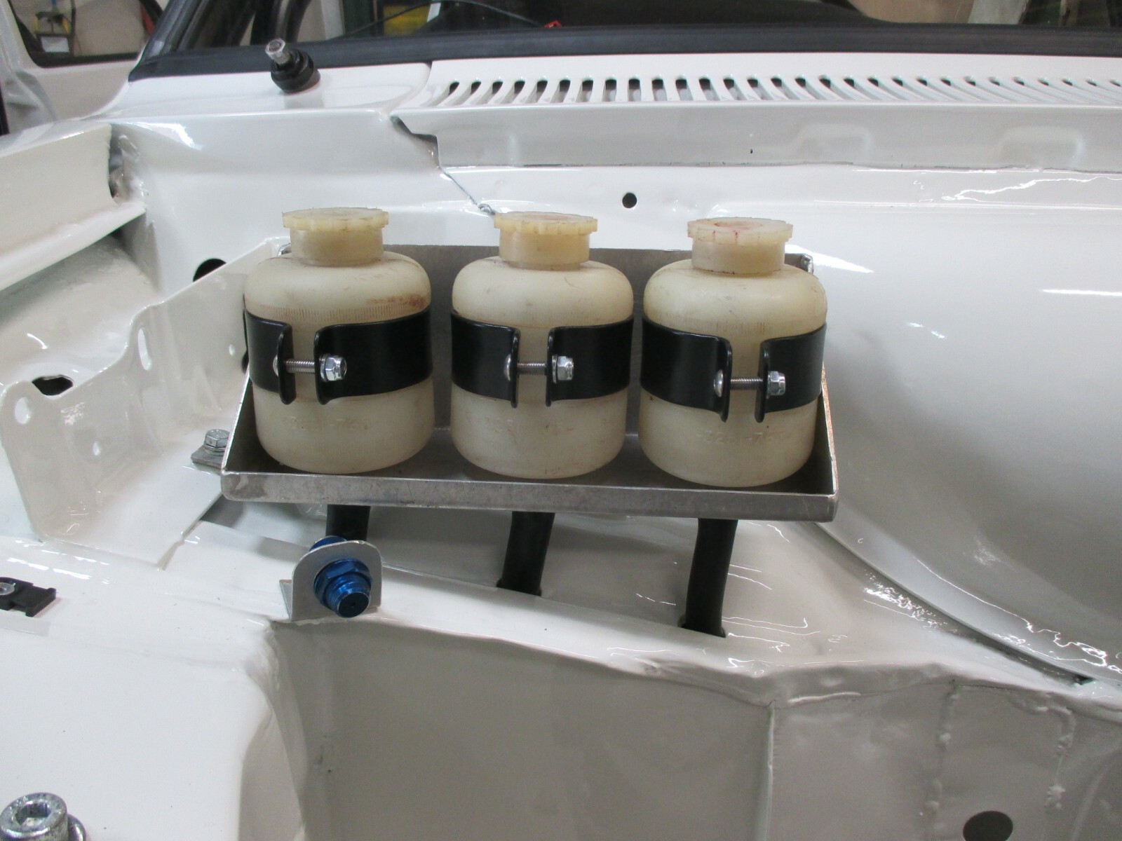 LOCKHEED TYPE,BRAKE RESERVOIR. WITH BRACKET, ESCORT MK1,MK2, HISTORIC ...