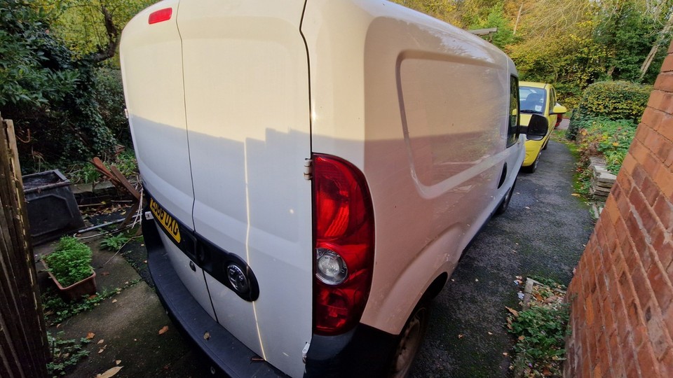 2016 VAUXHALL COMBO VAN 1.3 SWB CTDI WHITE 12 months mot £1500 no vat ...