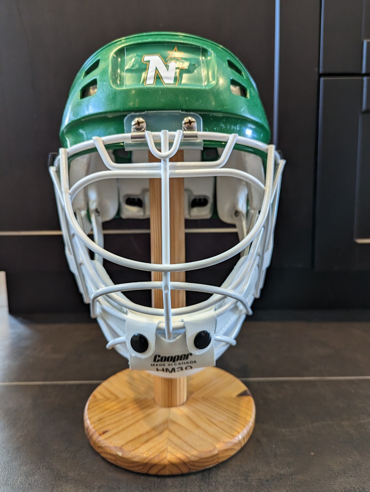 Cooper SK600 HM30 Dangler Goalie Helmet Mask Jon Casey Minnesota North ...