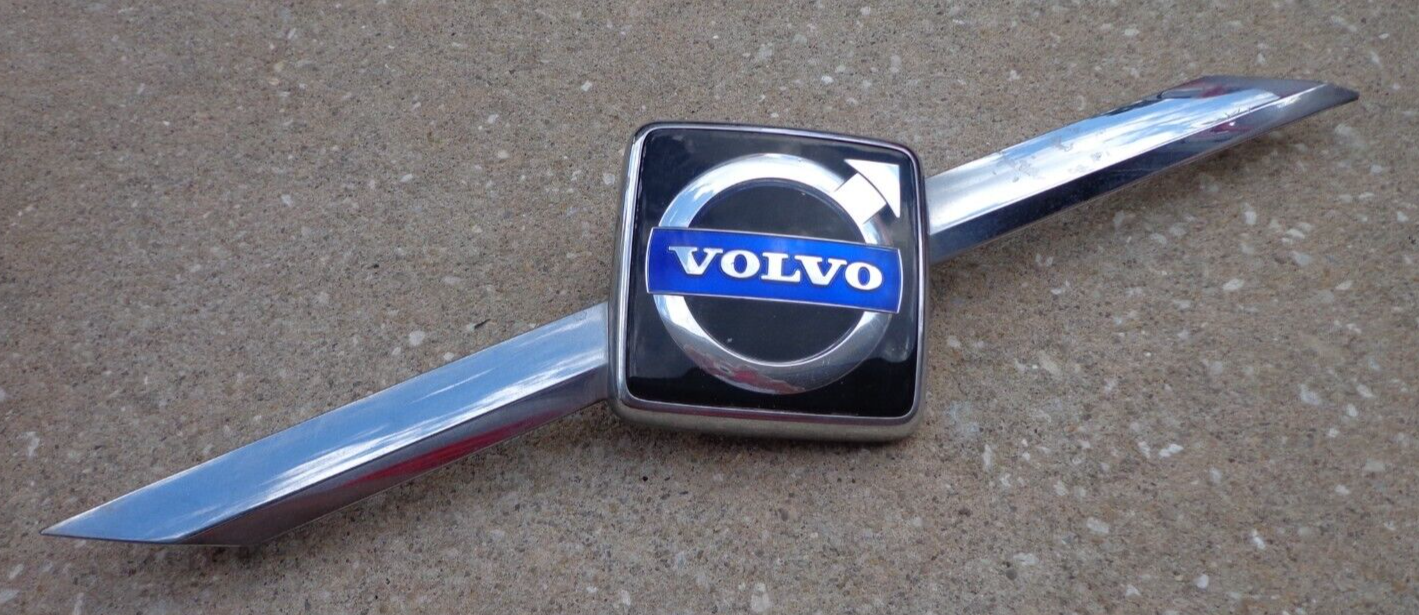 Volvo XC90 Front Grille Emblem Badge Decal Logo Symbol | 30678982 ...